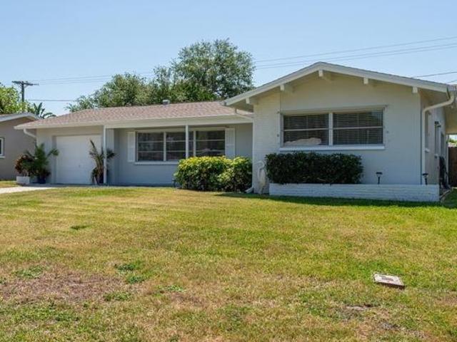 2161 Pine Ridge Dr, Clearwater, FL 33763
