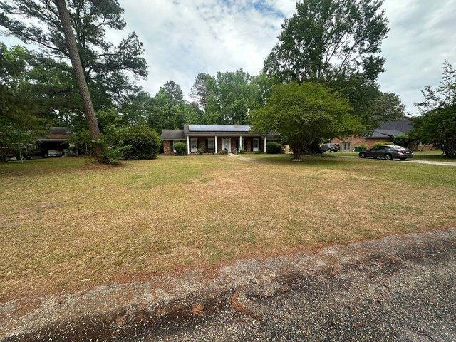 2161 Tanglewood Rd, Sumter, SC 29154
