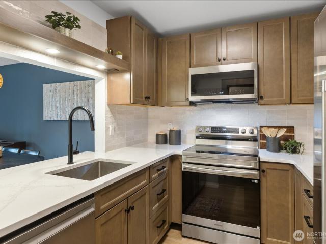 2161 th Ave W, Unit 215, Edmonds, WA 98026 | MLS #2497 | Compass