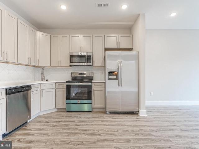 2162 E Norris Street # 303