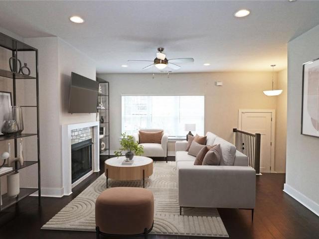 2163 Wiggins Walk