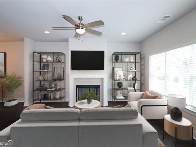 2163 Wiggins Walk