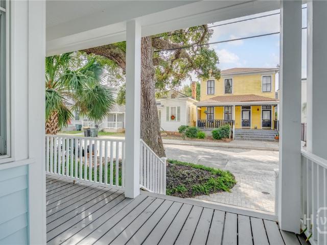 216 218 W 43rd Street
