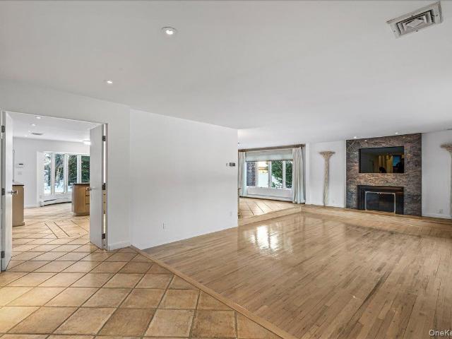216 2 th Avenue