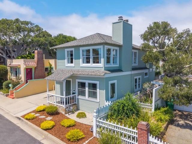 216 2nd St, Pacific Grove, CA 93950
