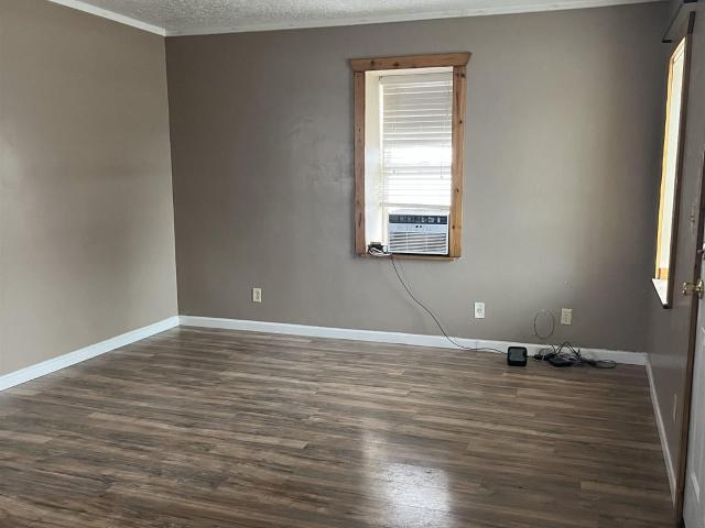 216 7th Ave W