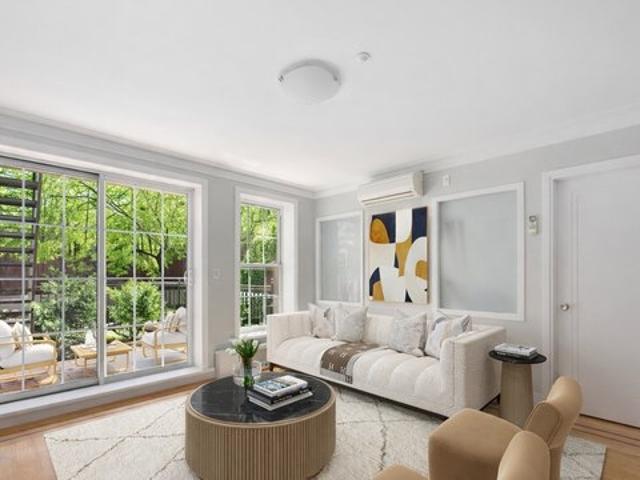 216 Calyer St Apt 1B, Brooklyn, NY 11222