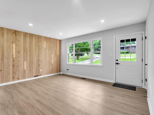216 Ashcroft Drive