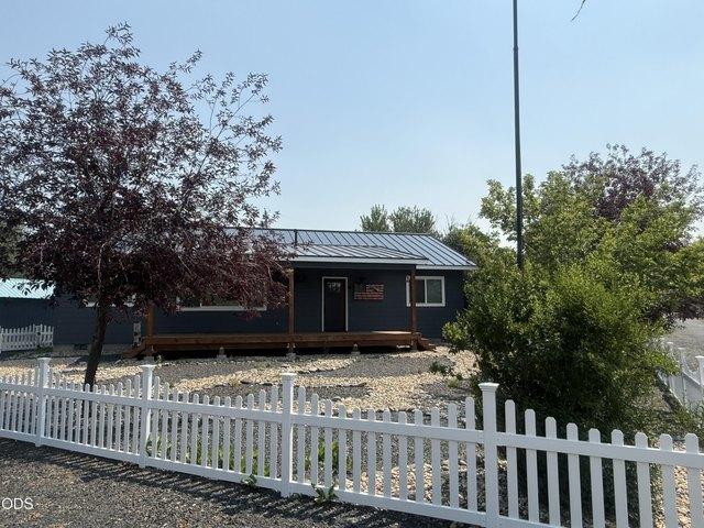 216 Avenue B, Seneca, OR 97873