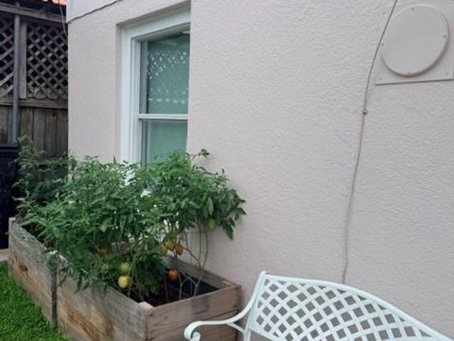 216 Bermuda Street # 1a