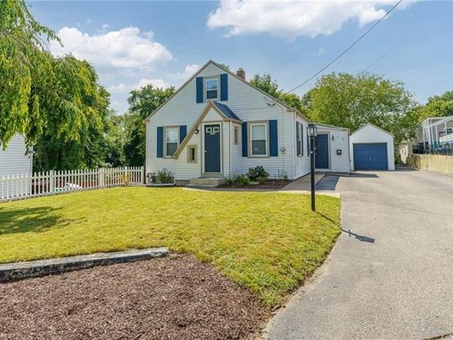 216 Bertenshaw Rd, Woonsocket, RI 02895