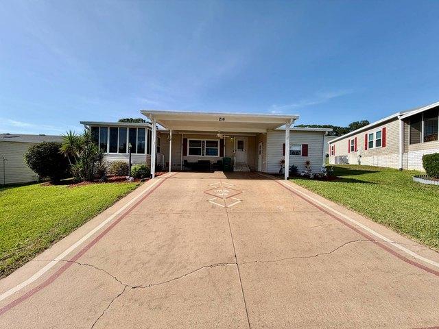 216 Bradley Ln, Lady Lake, FL 32159