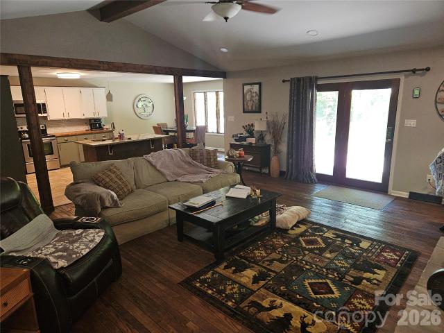 216 Brentwood Circle