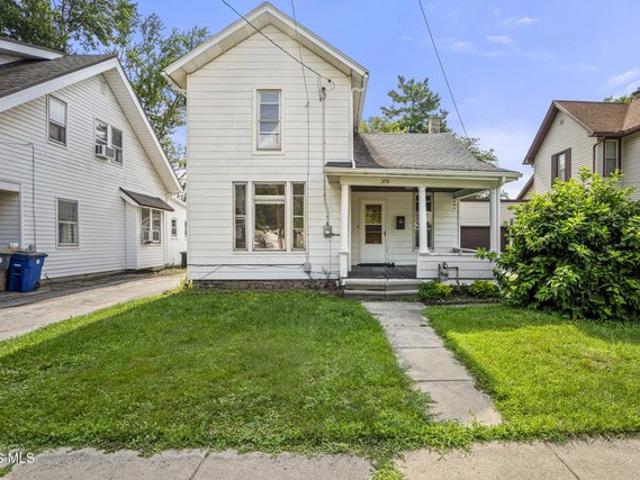 216 Buttonwood Ave, Bowling Green, OH 43402
