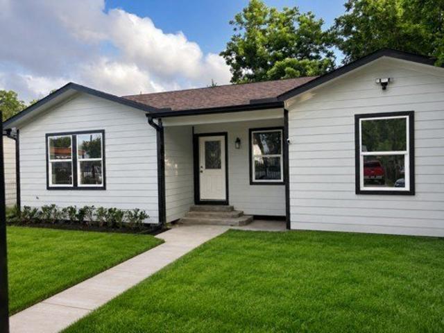 216 Burress St, Houston, TX 77022