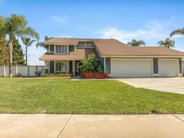216 Gabrielle Way, Redlands, CA 92374
