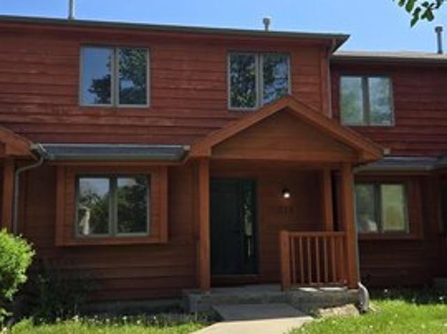 216 Glenview Dr, Lawrence, KS 66049