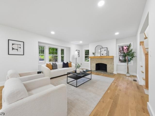 216 Gregory Ave
