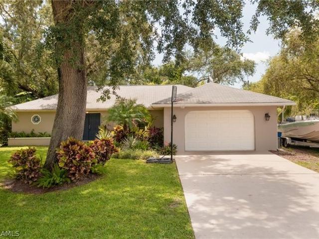 216 Greenwood Ave, Lehigh Acres, FL 33936