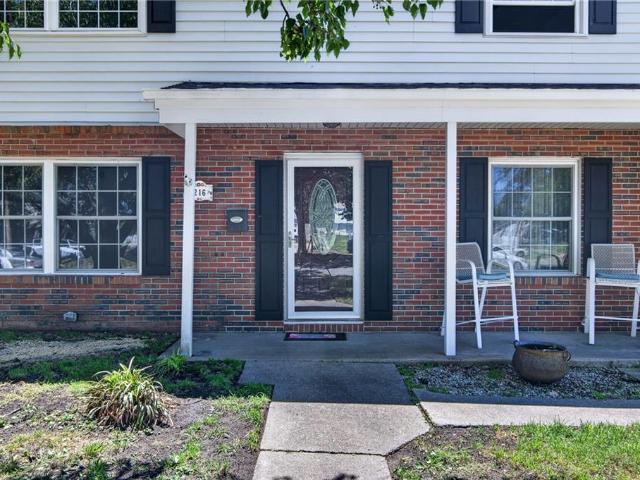 216 Deerfield BLVD