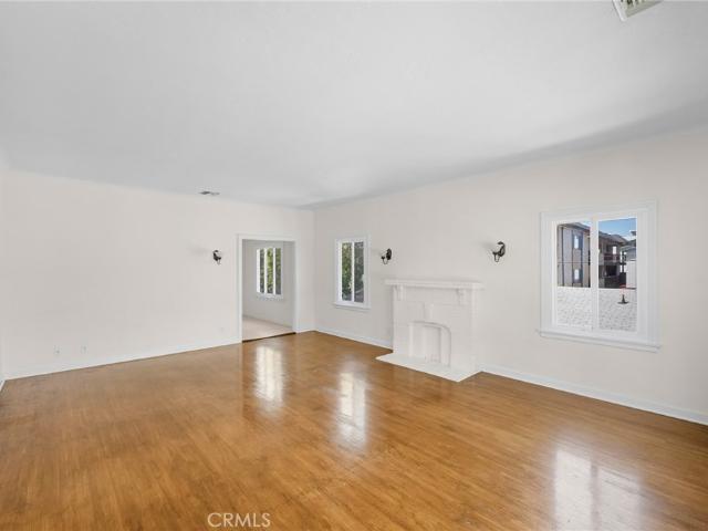 216 E Windsor Road 3