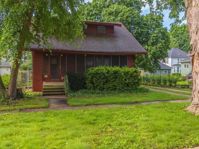 216 E Elmwood Street