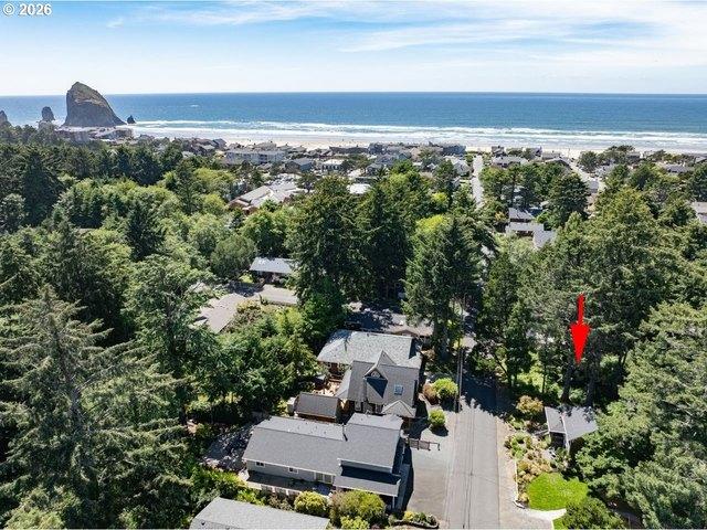 216 E Harrison St, Cannon Beach, OR 97110