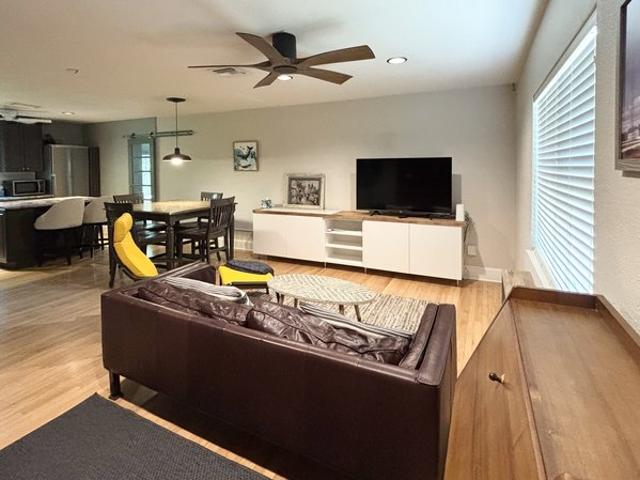 216 E Kaley St, Orlando, FL 32806