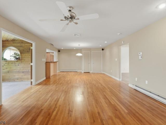 216 E Lake Shore North O103
