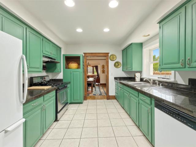 216 E Santa Fe Avenue