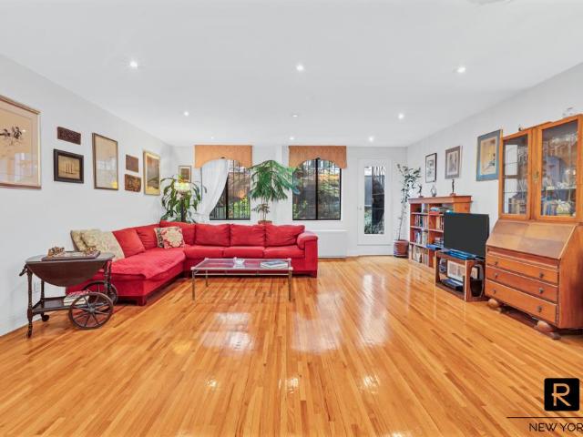 216 East 75th Street, New York, NY