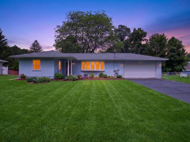 216 Eastlawn