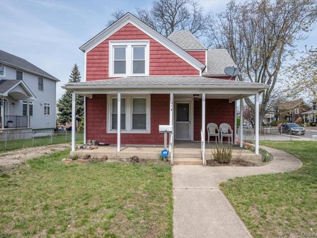 216 Elizabeth St, Inwood, NY 11096