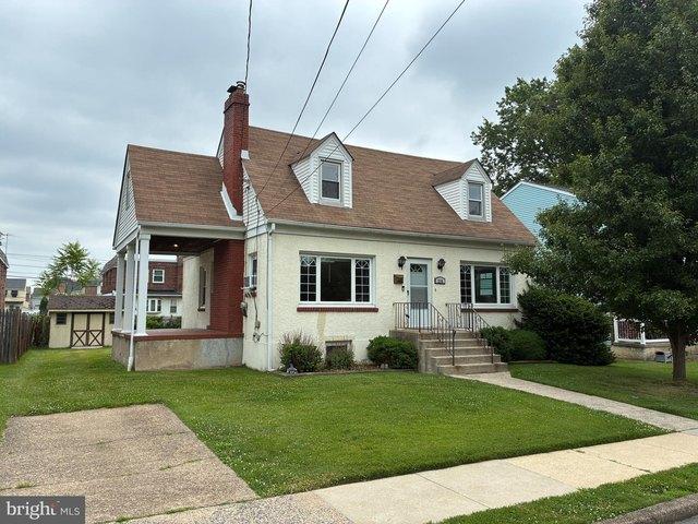 216 Fernwood Ave, Folsom, PA 19033