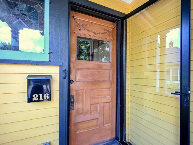 216 Kansas Street