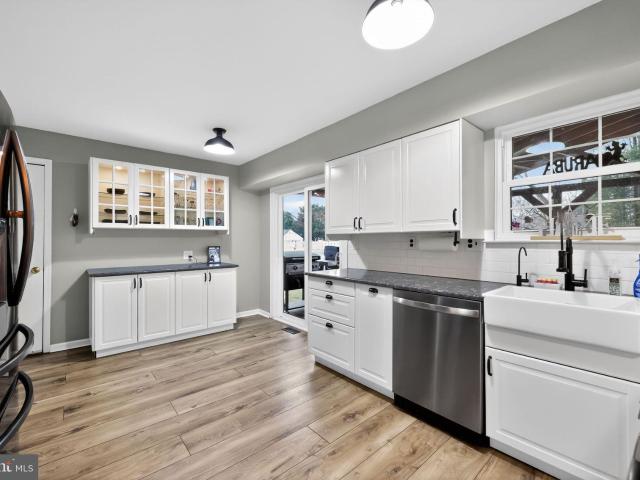 216 Hampton Dr, Langhorne, PA