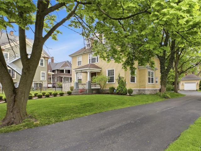 216 Highland Avenue