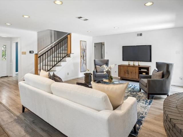 216 Huntingdon Drive
