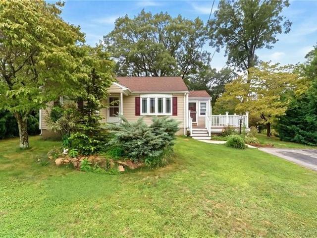 216 Hyde St, Cranston, RI 02920