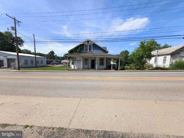 216 Juliana St, Elizabeth, WV 26143