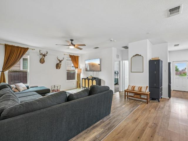 216 La Dera Dr