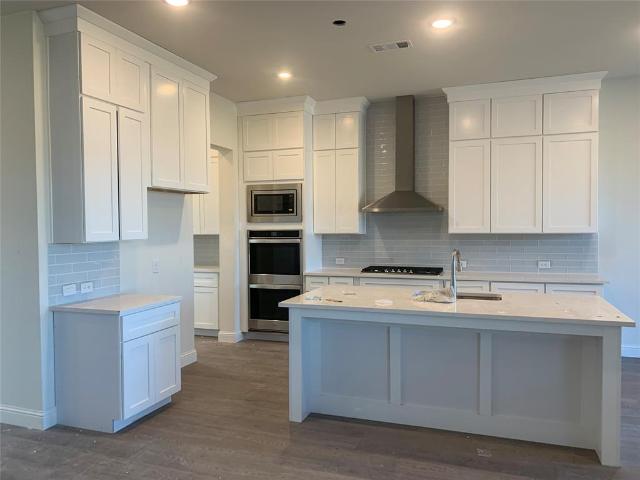 216 Lake Forest Trail