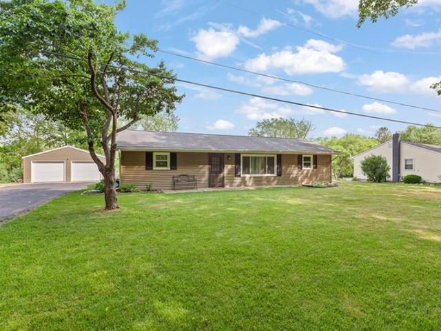 216 Lake Hills Dr, Concord, MI 49237
