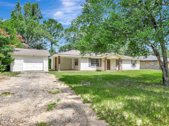 216 Lakeshore Drive