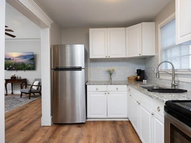 Fully Furnished All Utilities Paid 2 Bed 1 Bath