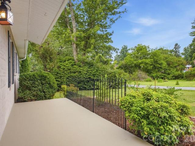 216 Lyndale Road