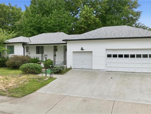 216 Moss Avenue