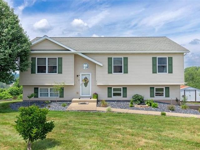 216 Marble Ter, Grindstone, PA 15442