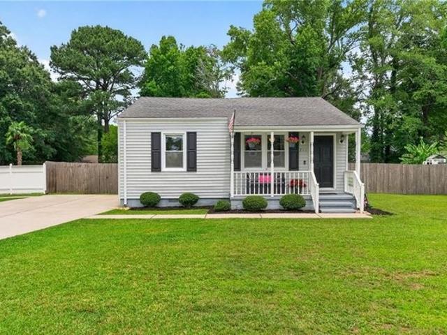 216 Marion Dr, Chesapeake, VA 23322