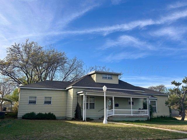 216 N 7th St, Canadian, TX 79014